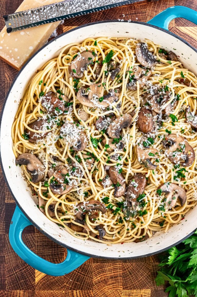 Mushroom and Garlic Spaghetti - Yummy and fully