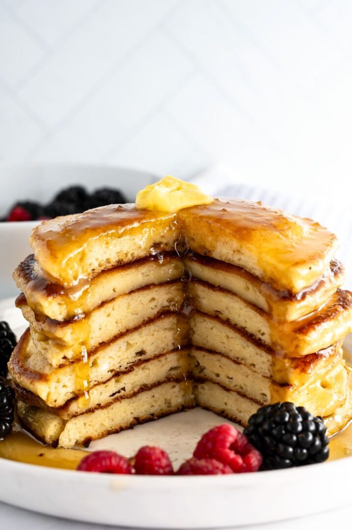 Light & Fluffy Sour Cream Pancakes - Yummy and fully