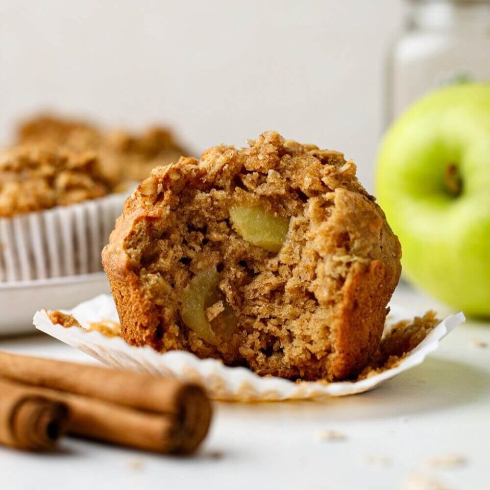 Simple Apple Oatmeal Muffins - Yummy and fully